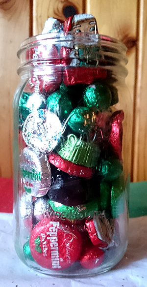 Guess How Many Candies Are In The Jar Holidays 2016 Edition