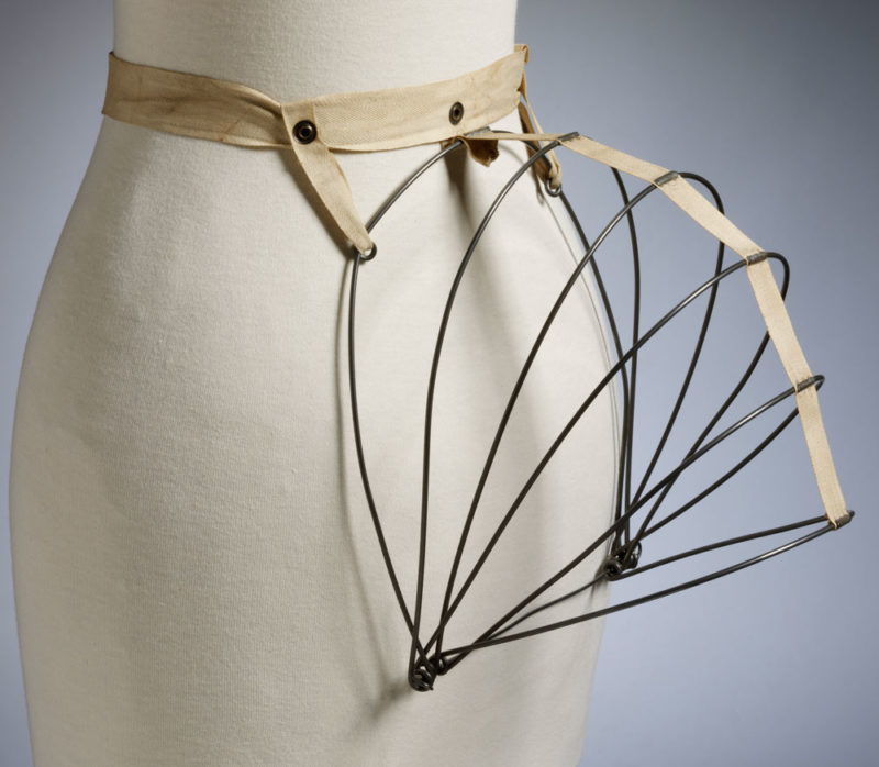 The rise and fall of the bustle: a short history - Recollections Blog