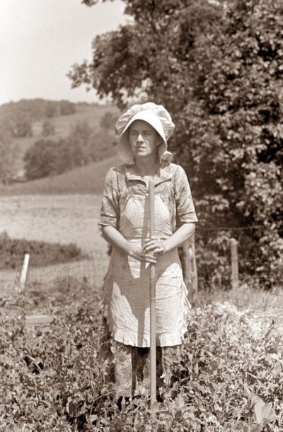 Bonnets through history: can you tell them apart? - Recollections Blog