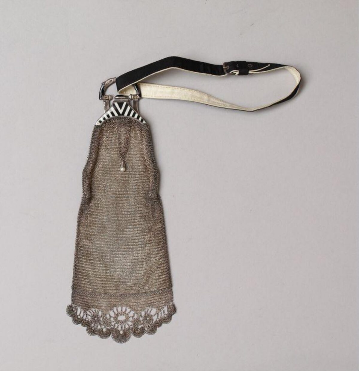 What's in your reticule? - Recollections Blog