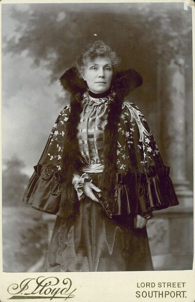 Victorian opera attire: a feast for the eyes - Recollections Blog