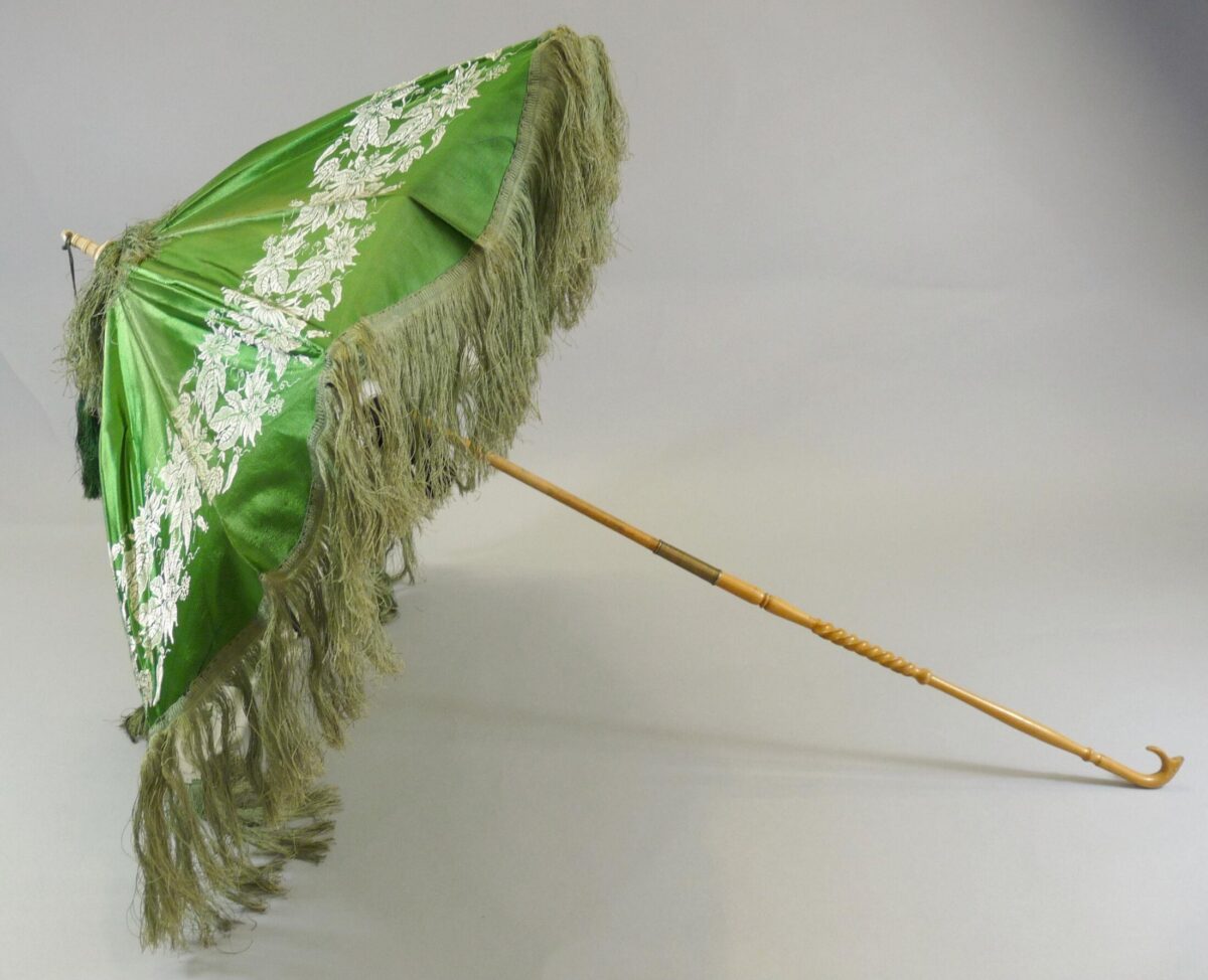 Victorian parasols: dainty and demure - Recollections Blog