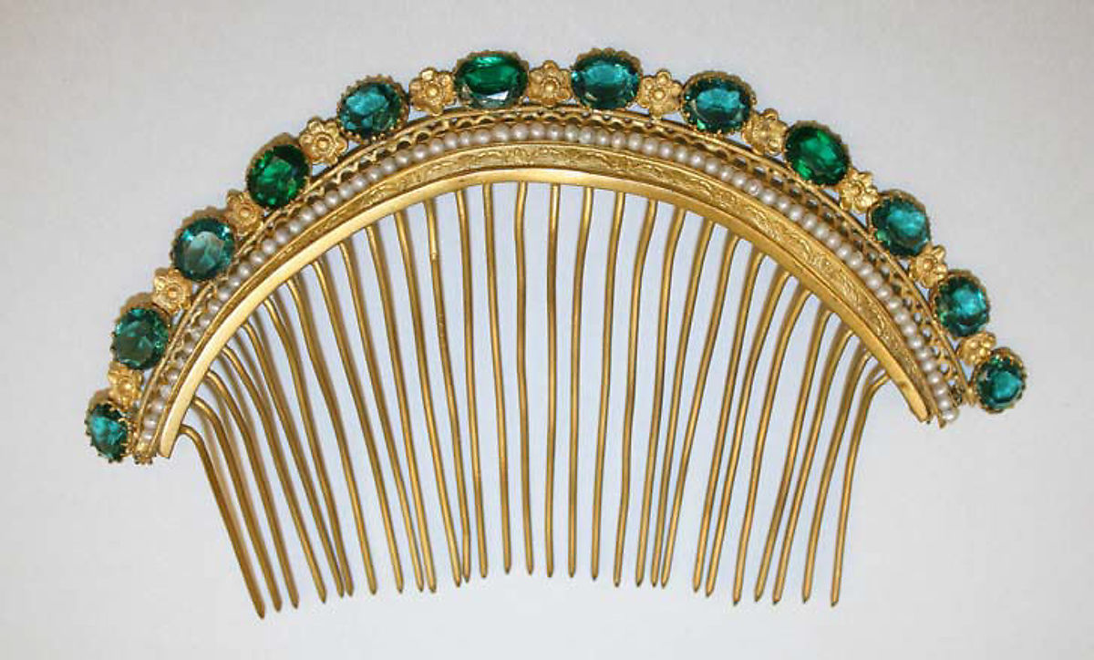 Hair combs: practical and pretty - Recollections Blog