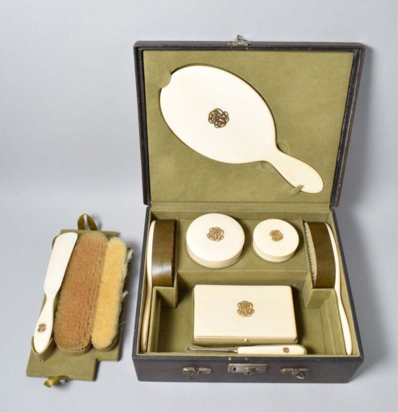 Have luxury, will travel. 19th-century dressing cases - Recollections Blog