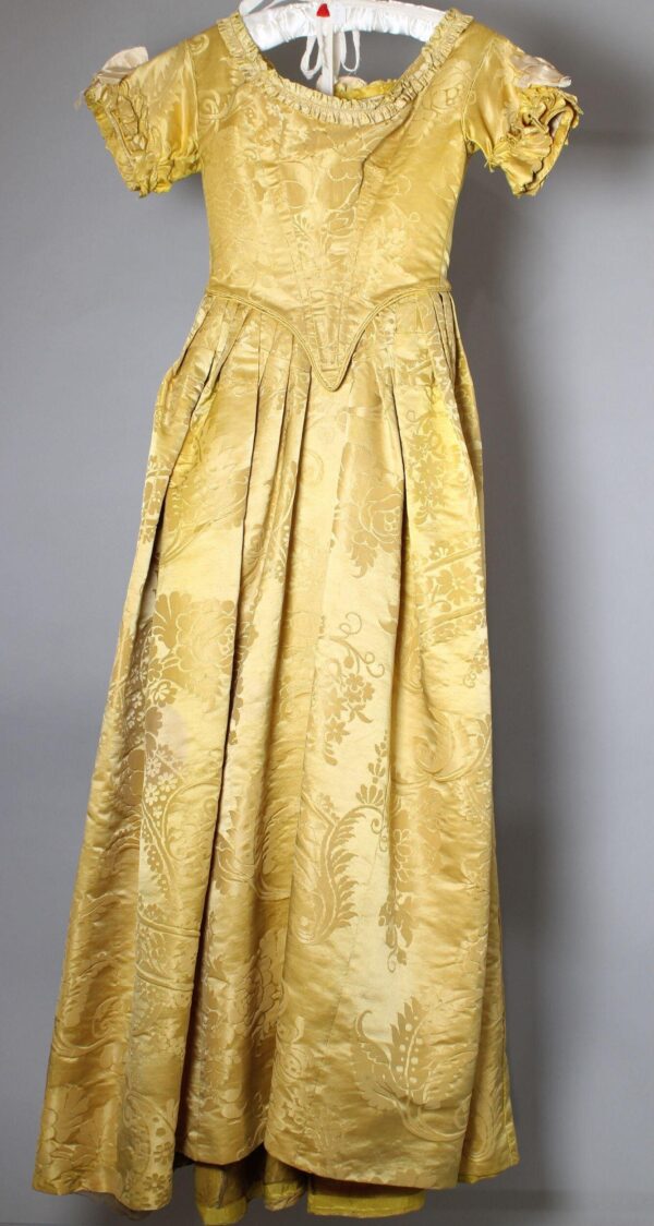 Mellow yellow: Colors in the Victorian Era - Recollections Blog